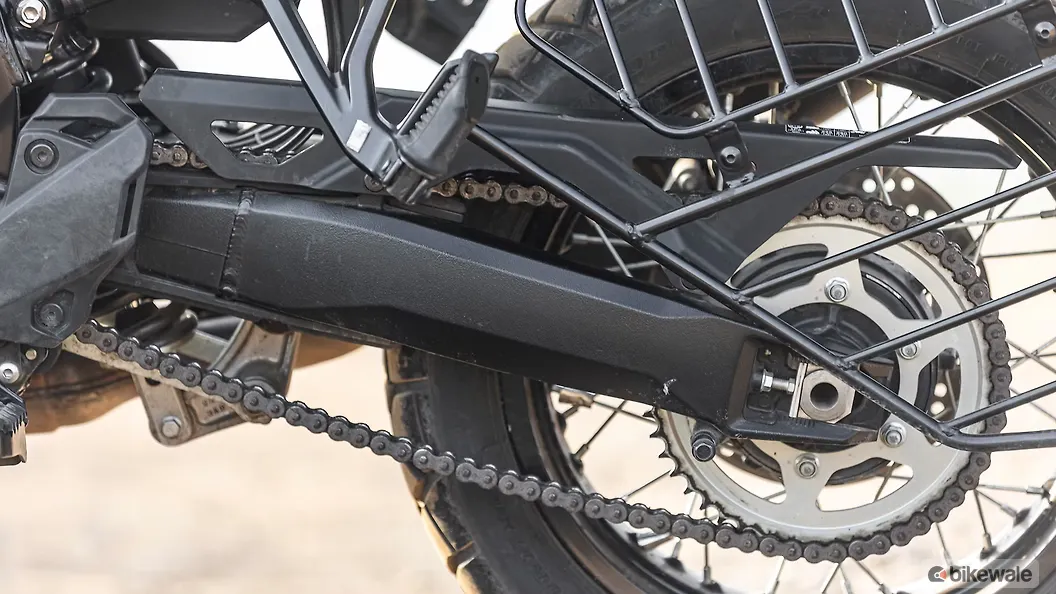 Suzuki V-Strom 800 DE Drive Chain and Sprocket Image – BikeWale