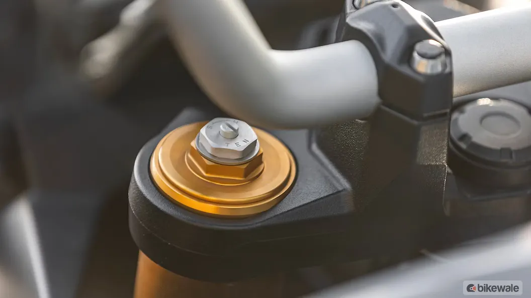 Suzuki V-Strom 800 DE Bar End weight Image – BikeWale