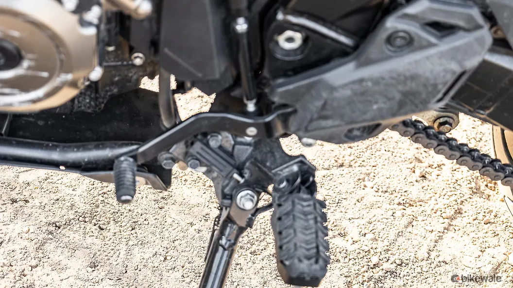 Suzuki V-Strom 800 DE Clutch Lever Image – BikeWale