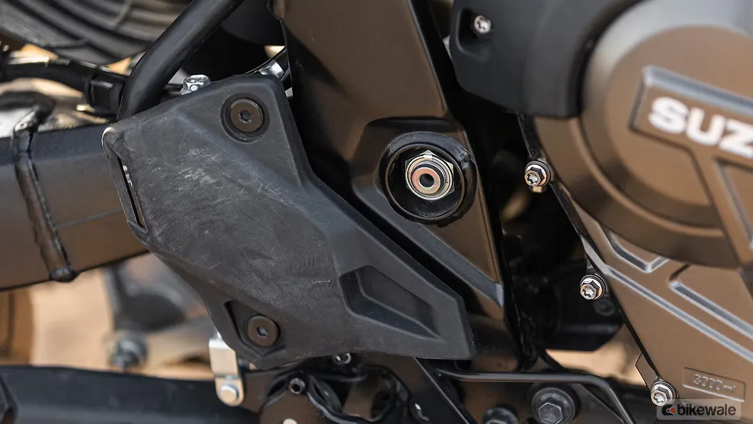Suzuki V-Strom 800 DE Head Light Image – BikeWale