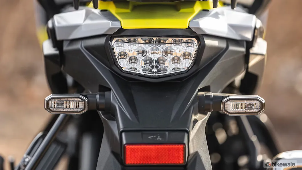 Suzuki V-Strom 800 DE Tail Light Image – BikeWale