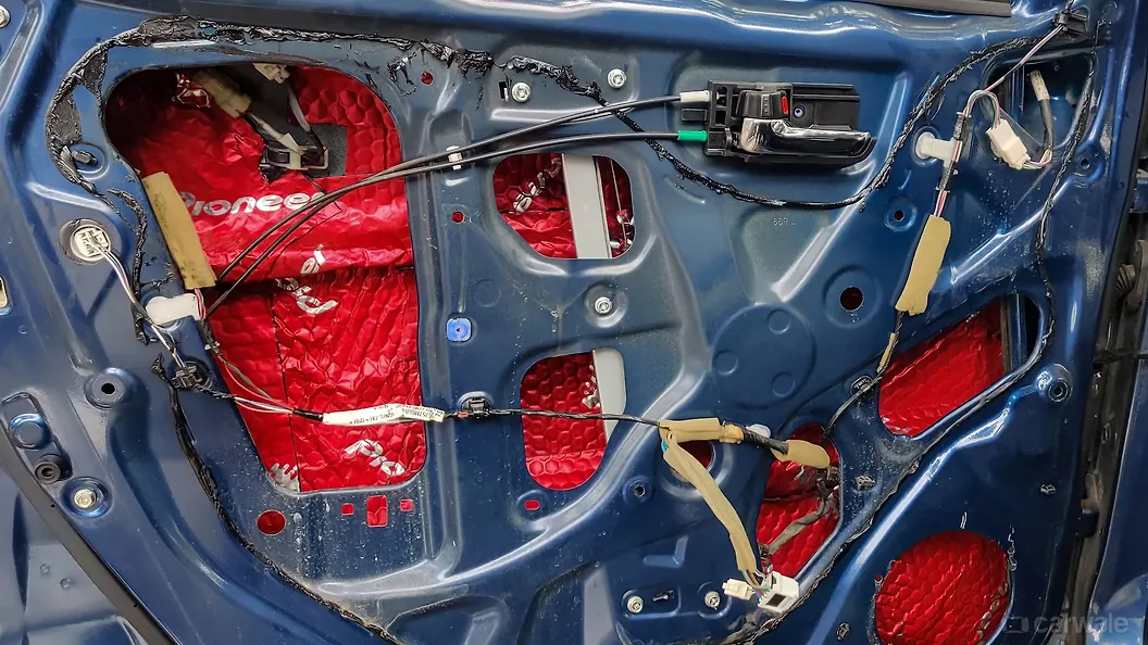 Ignis Left Side View Image, Ignis Photos in India - CarWale