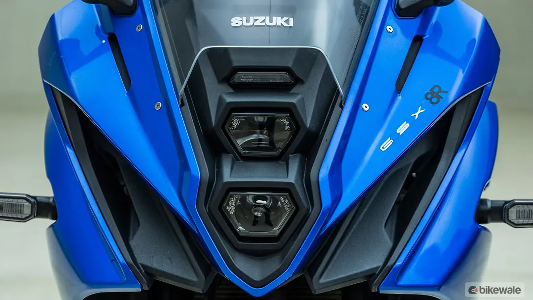 Suzuki GSX-8R Rider Footpeg Image – BikeWale