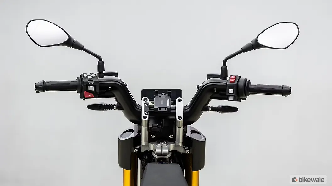 BMW CE 02 Left Front Three Quarter Image – BikeWale