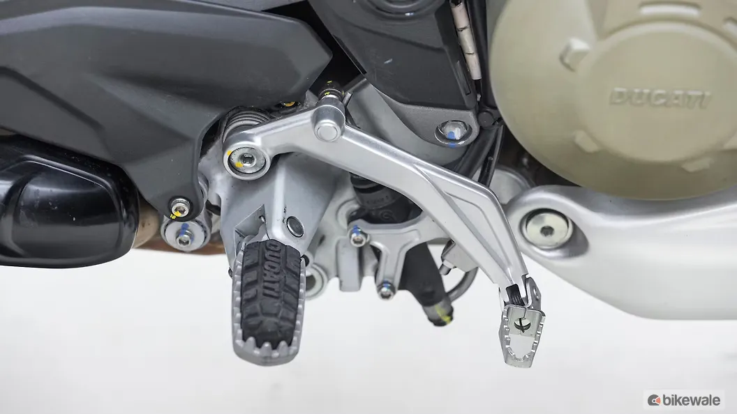 Ducati Multistrada V4 Gear Shift Lever Image – BikeWale