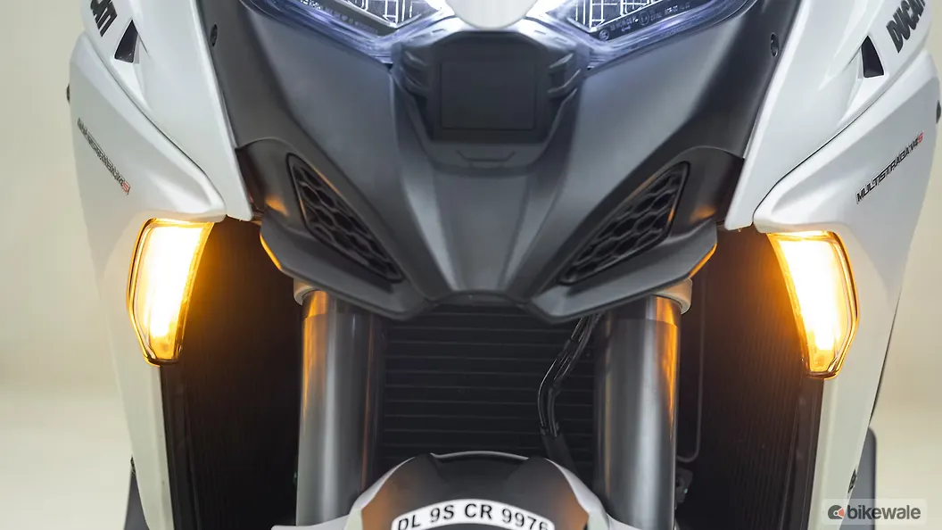 Ducati Multistrada V4 [2024] Front Turn Indicators Image – BikeWale
