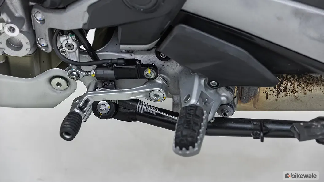 Ducati Multistrada V4 Gear Shift Lever Image – BikeWale