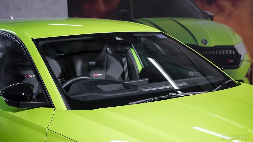 Octavia RS Front Windshield/Windscreen Image, Octavia RS Photos in ...