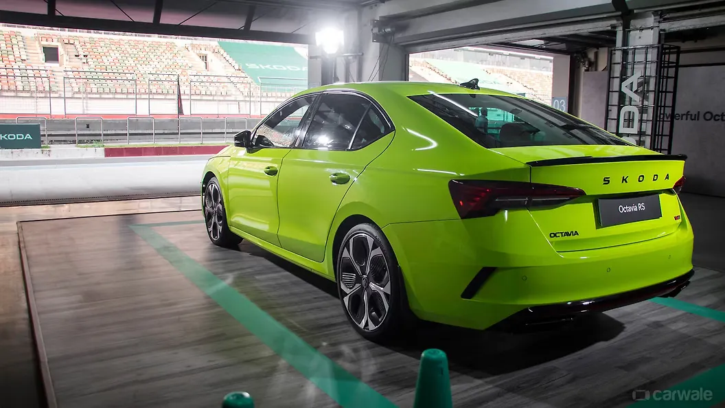 Octavia RS Right Front Three Quarter Image, Octavia RS Photos in India ...