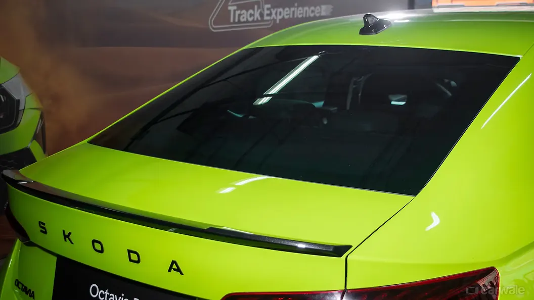 Octavia RS Front Windshield/Windscreen Image, Octavia RS Photos in ...