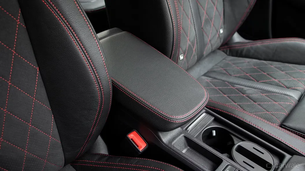 Octavia RS Front Centre Arm Rest Image, Octavia RS Photos in India ...