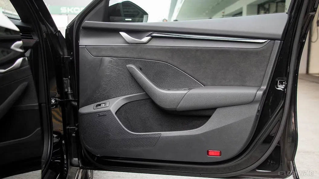 Octavia RS Driver Side Front Door Pocket Image, Octavia RS Photos in ...