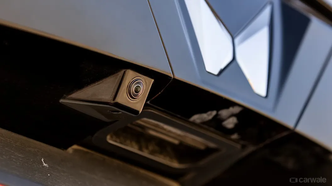 XUV 7XO Rear Bumper Image, XUV 7XO Photos in India - CarWale