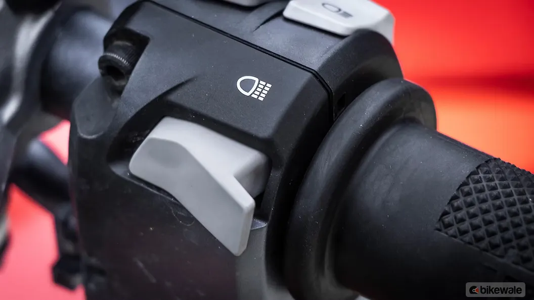Ducati Hypermotard 950 Daytime Running Lamp Switch Image – BikeWale