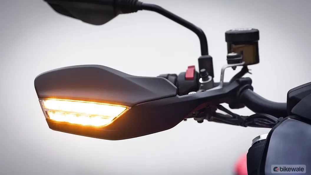 Ducati Hypermotard 950 Front Turn Indicators Image – BikeWale
