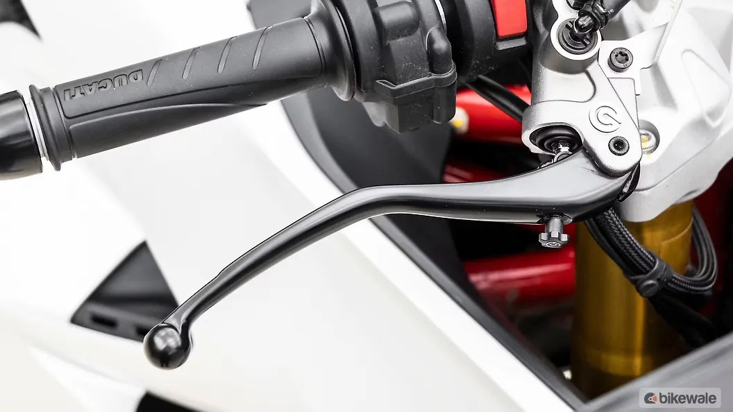 Ducati SuperSport Front Brake Lever Adjuster Image – BikeWale