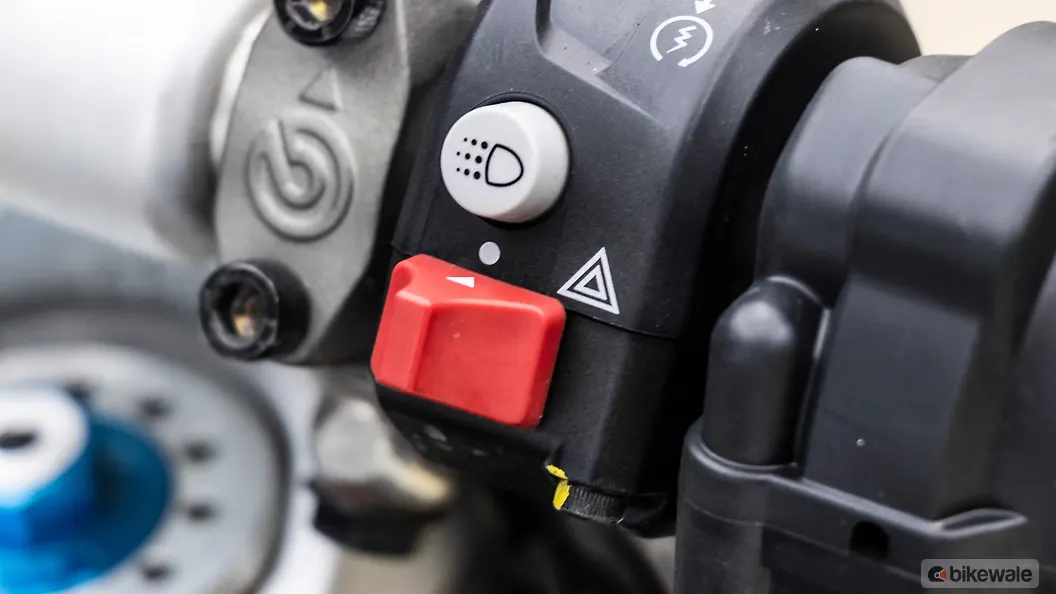 Ducati SuperSport Hazard Warning Lights Switch Image – BikeWale