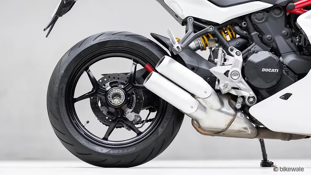 Ducati SuperSport Engine From Left Image – BikeWale