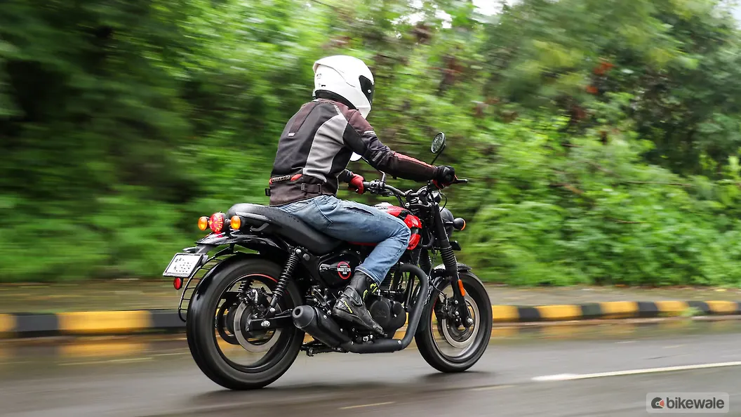 Royal Enfield Hunter 350 Right Side View Image – BikeWale