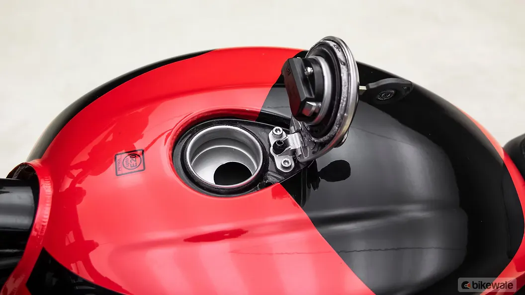 Royal Enfield Hunter 350 Right Side View Image – BikeWale