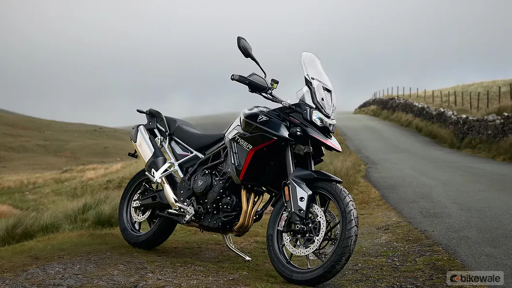 Triumph Tiger 900 Right Side View Image – BikeWale