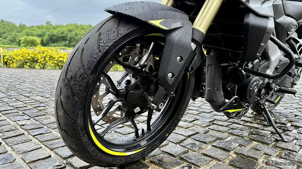 Bajaj Pulsar NS400Z Front Tyre Image – BikeWale