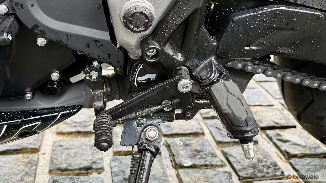Bajaj Pulsar NS400Z Engine Start Switch Image – BikeWale