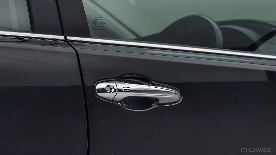 Innova Crysta [2016-2020] Front Door Handle Image, Innova Crysta [2016 ...