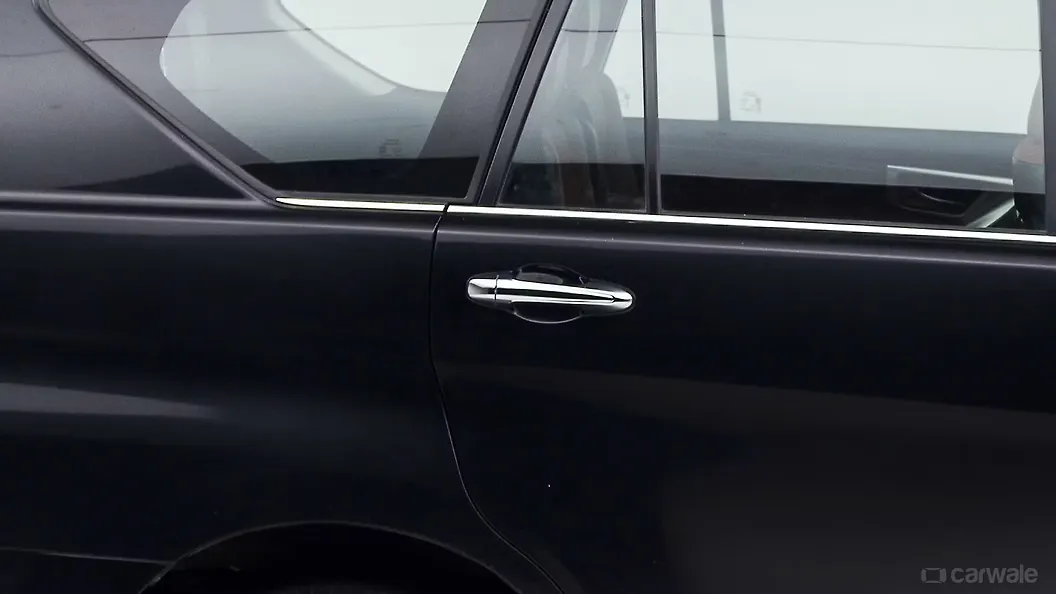 Innova Crysta [2016-2020] Rear Door Handle Image, Innova Crysta [2016 ...