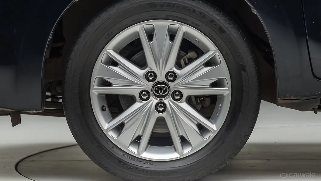 Innova Crysta [2016-2020] Wheel Image, Innova Crysta [2016-2020] Photos ...