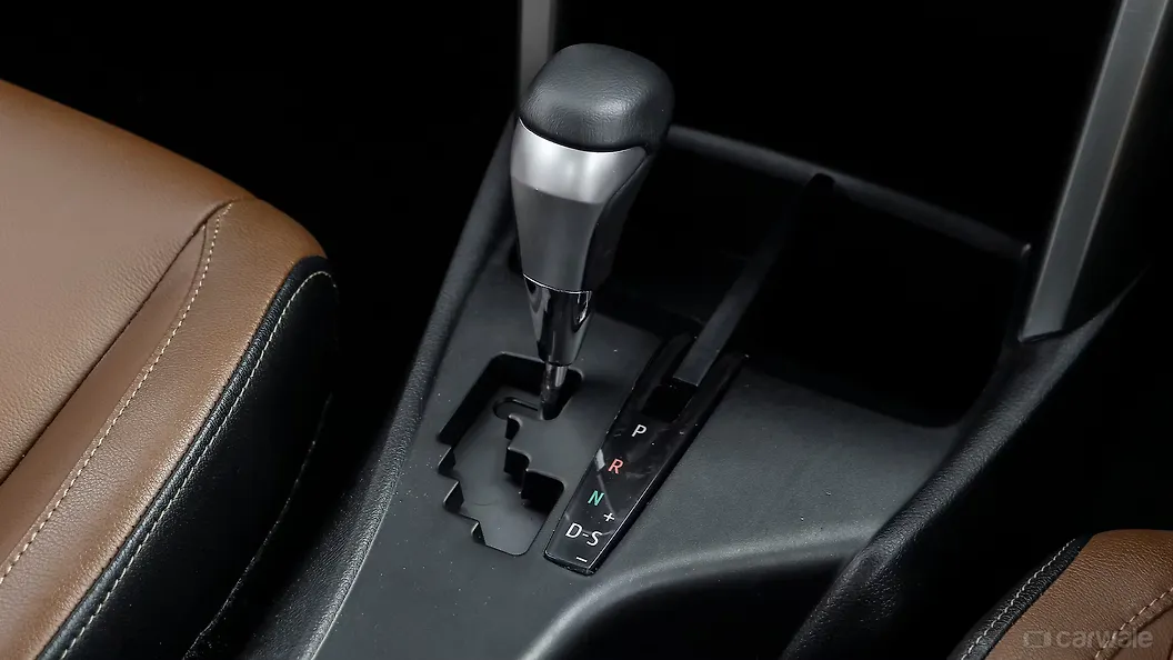 Innova Crysta [2016-2020] Gear Shifter/Gear Shifter Stalk Image, Innova ...
