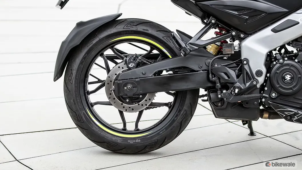 Bajaj Pulsar NS400Z Rear Wheel Image – BikeWale