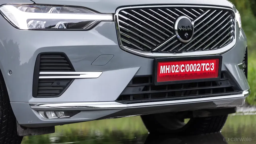 XC60 Front Logo Image, XC60 Photos in India - CarWale