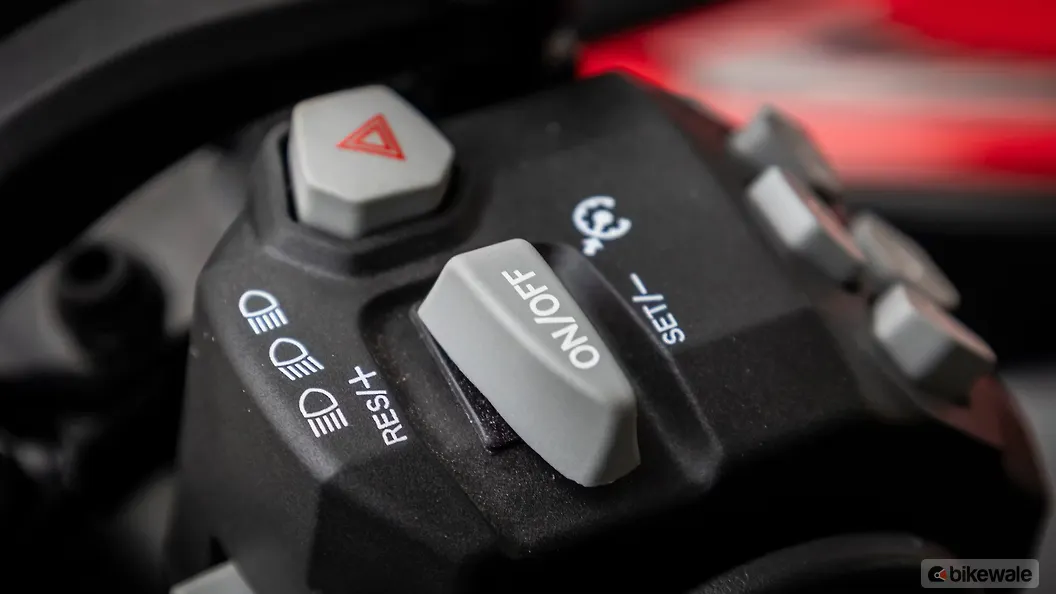 TVS Apache RTR 310 Multifunction Switchgear Image – BikeWale