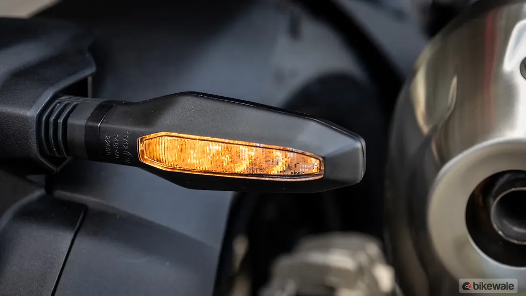 TVS Apache RTR 310 Rear Turn Indicators Image – BikeWale