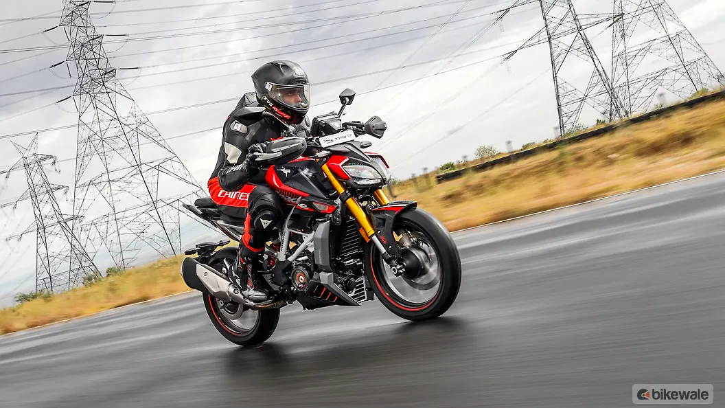 TVS Apache RTR 310 [2023-2024] Right Front Three Quarter Image – BikeWale