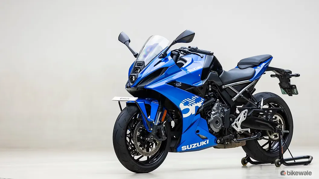 Suzuki GSX-8R Left Front Three Quarter Image – BikeWale