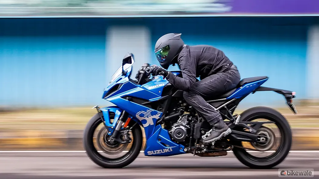 Suzuki GSX-8R Left Side View Image – BikeWale