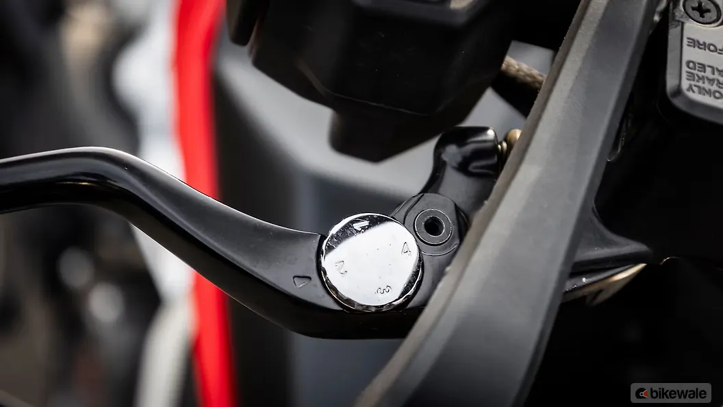 TVS Apache RTR 310 Clutch Lever Adjuster Image – BikeWale