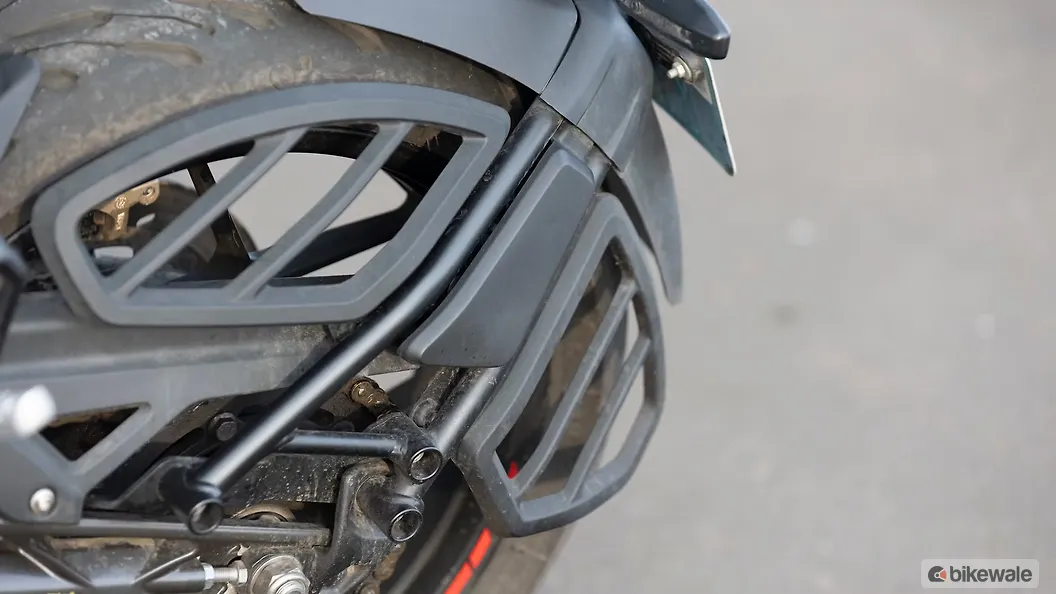 TVS Apache RTR 310 Rear Suspension Spring Preload Setting Image – BikeWale