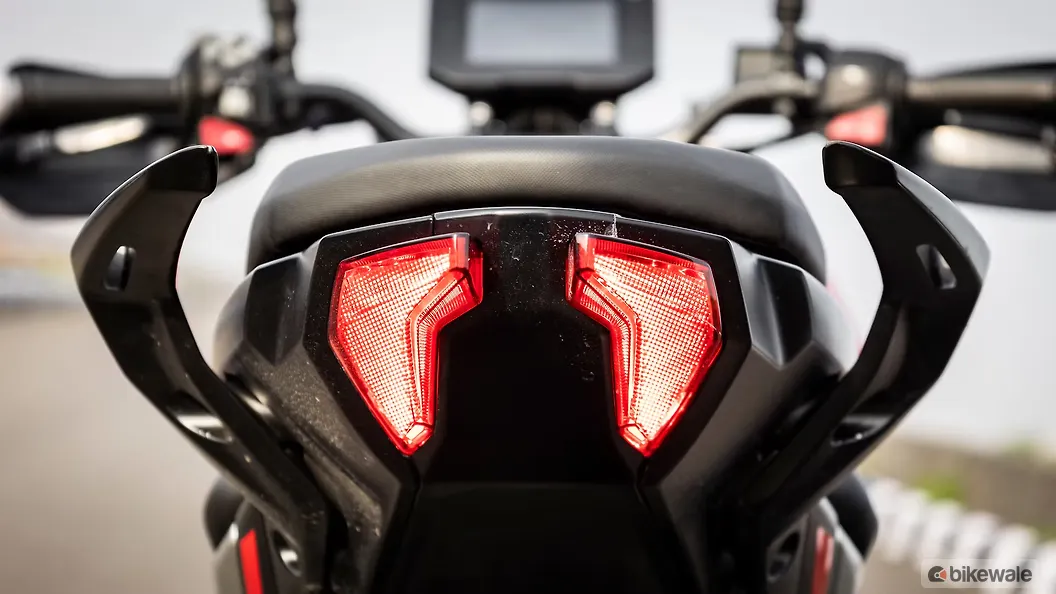 TVS Apache RTR 310 Rear Brake Fluid Reservoir Image – BikeWale