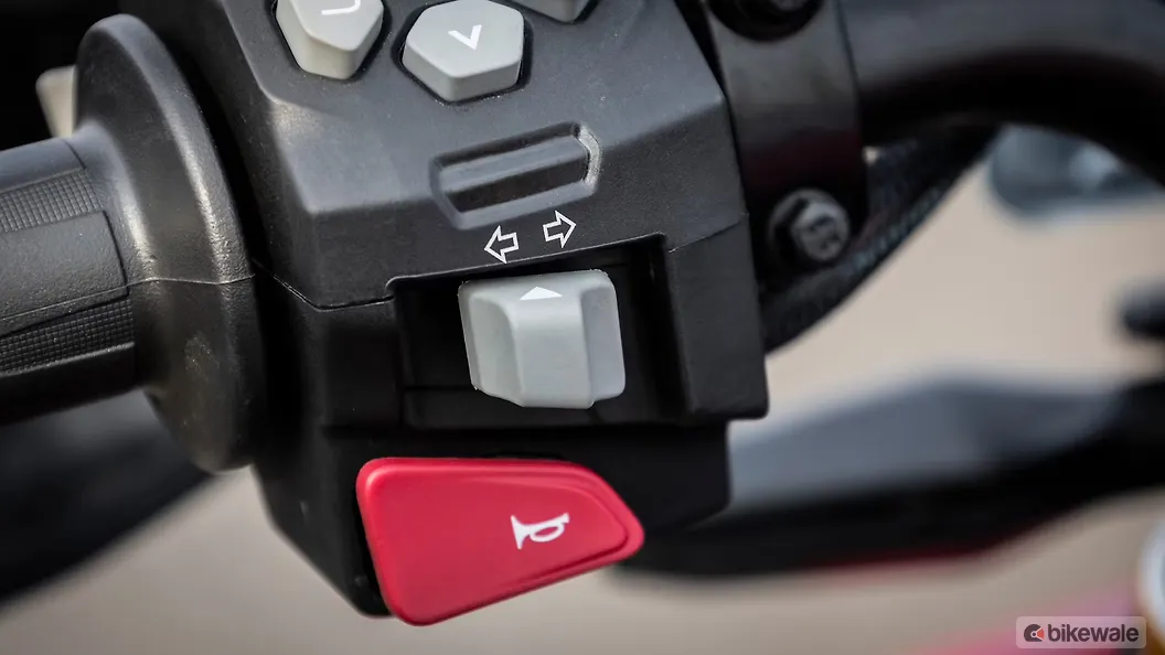 TVS Apache RTR 310 Clutch Lever Adjuster Image – BikeWale