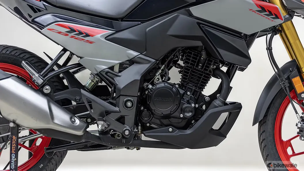 Honda CB 125 Hornet Engine From Right Image – BikeWale