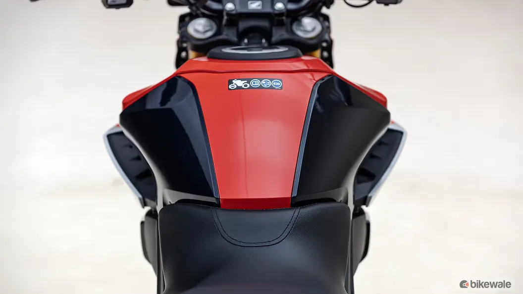Honda CB 125 Hornet Fuel Tank Image – BikeWale