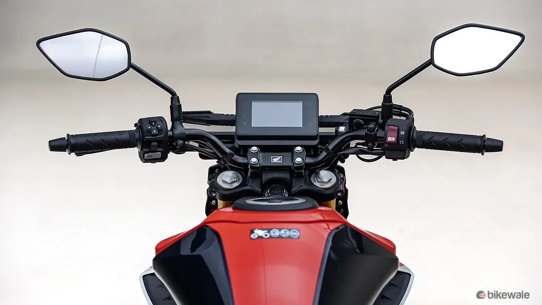 Honda CB 125 Hornet Rear Turn Indicators Image – BikeWale