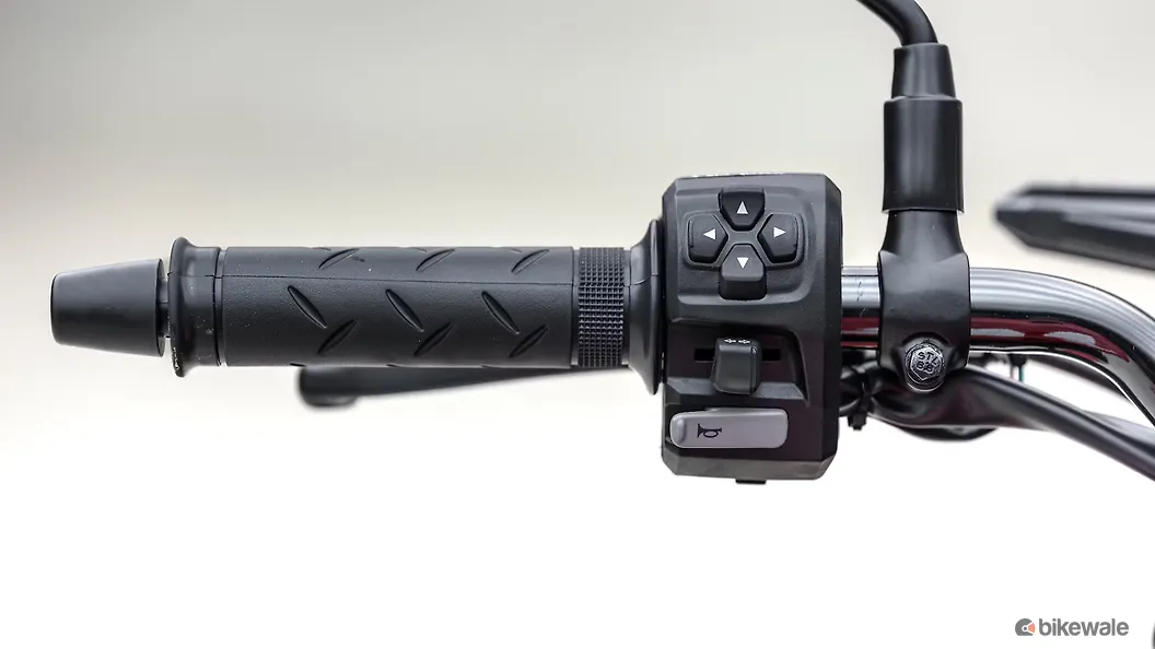 Honda CB 125 Hornet Left Side Handlebar Grip Image – BikeWale