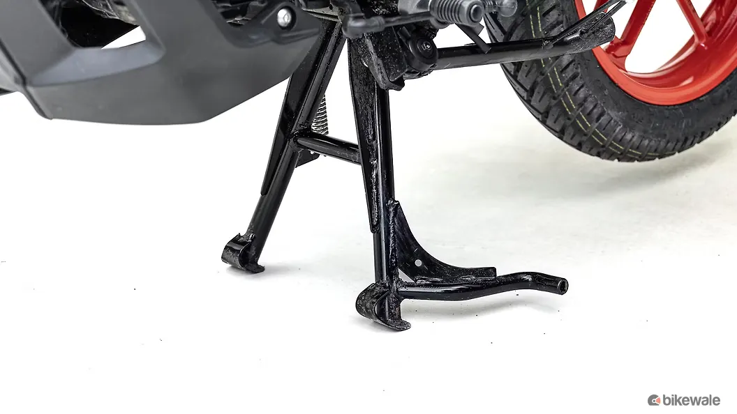 Honda CB 125 Hornet Main Stand Image – BikeWale