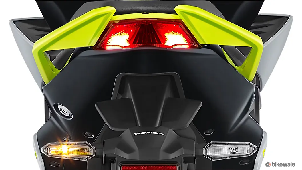 Honda CB 125 Hornet Head Light Image – BikeWale