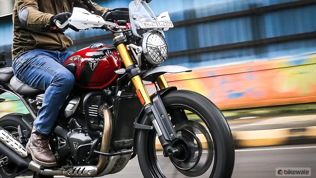 Triumph Scrambler 400 X Right Front Three Quarter Image – BikeWale