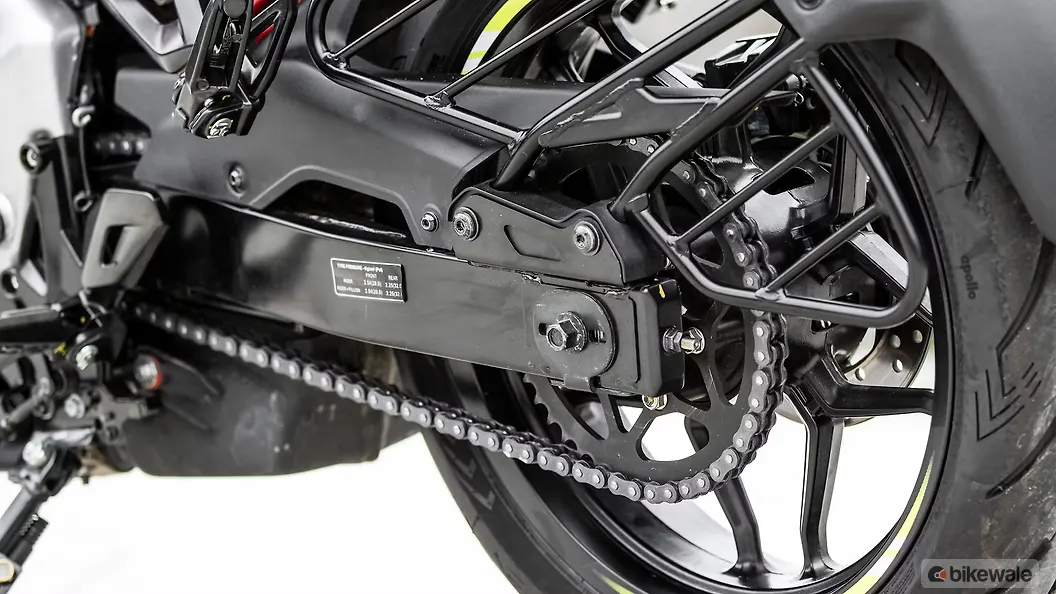 Bajaj Pulsar NS400Z Drive Chain and Sprocket Image – BikeWale